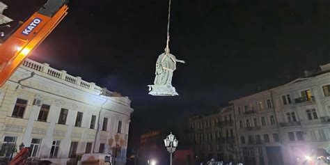 В Одессе снесли памятники Екатерине Ii и Суворову Геополитика Ru