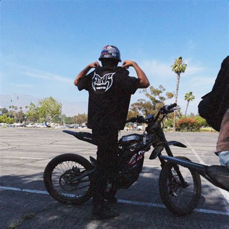 Black Wildstyle Shirt By Fangmoto™