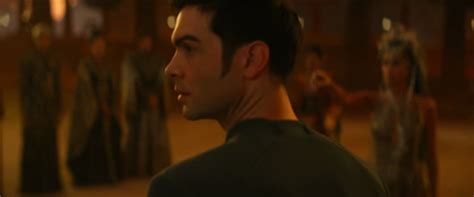 Auscaps Ethan Peck Shirtless In Star Trek Strange New Worlds 1 05