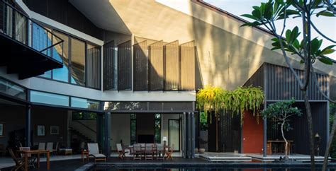 Mj Kanny Architect Designs A House In A Tropical Forest Like Setting