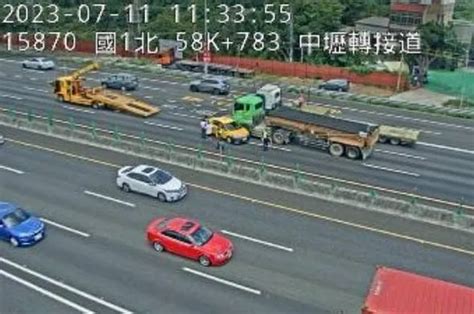 快訊國1南下中壢段「大貨車追撞事故」 占用中內線回堵5公里