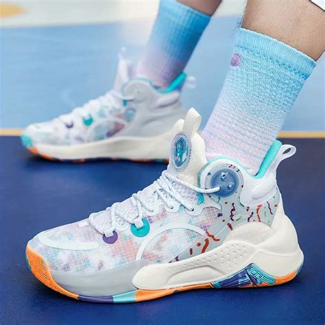 Mens Trendy Basketball Shoes Lightweight Breathable Shock Absorbing
