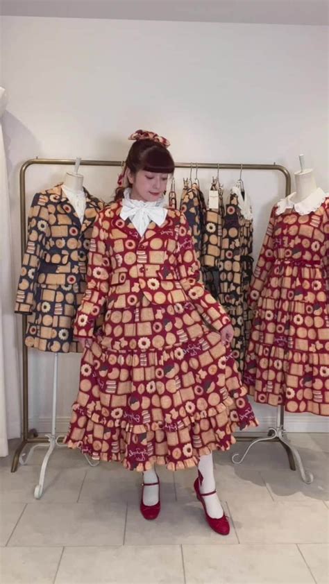 青木美沙子さんのインスタグラム動画 青木美沙子instagram「エミリーテンプルキュートさん新作 ️ ミルクビスケットシリーズ🍪