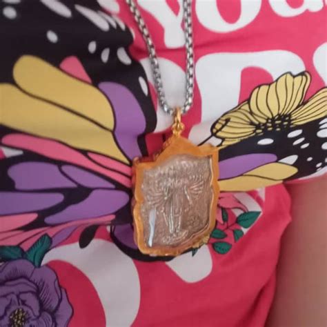 Beautiful Thai Amulet Pendant Buddha Phar Chinnarat Prosperity