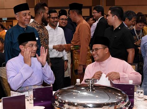 Ktemoc Konsiders Azmin Ali In Shah Alam Recently
