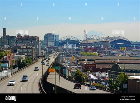 Cars Drive Along State Route 99 The Seattle Seaboard Seattle