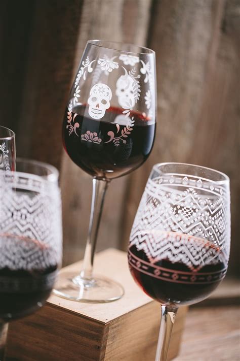 Love This Skull Wine Glass Wine Glasses Home Ts Skull Wine Glasses
