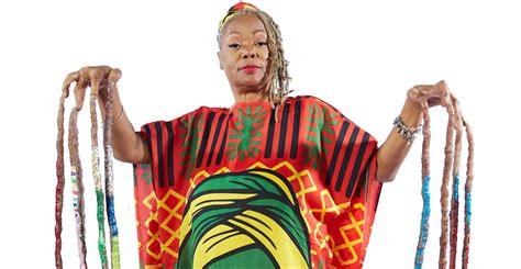 Woman With Longest Fingernails Ever Grew Them Out For A Heartbreaking
