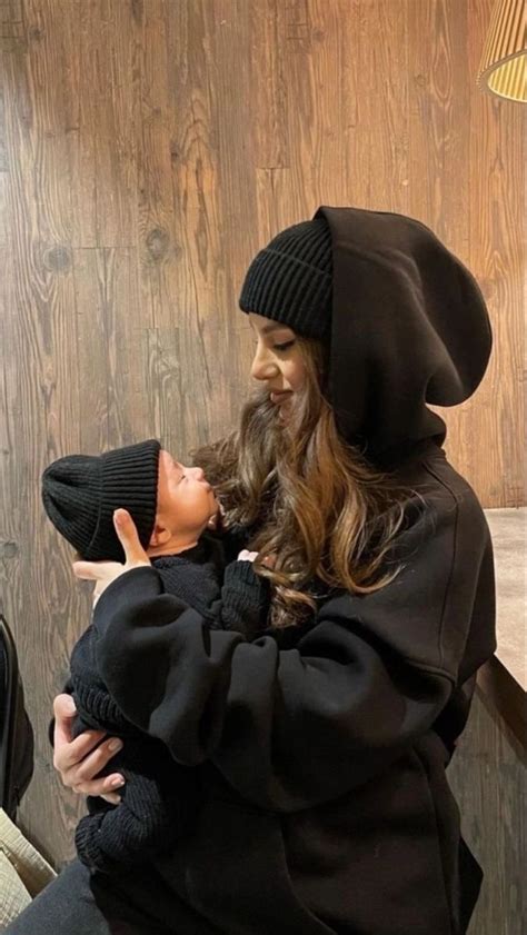 Karina Adlı Kullanıcının Pictures Panosundaki Pin Yenidoğan Resimleri Çift Hamile Tarzları