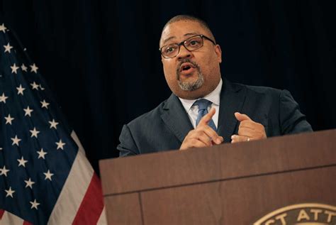 Alvin Bragg Manhattans District Attorney Draws Friends Close And