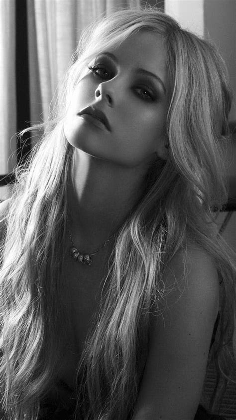 Black Star Wallpaper Avril Lavigne