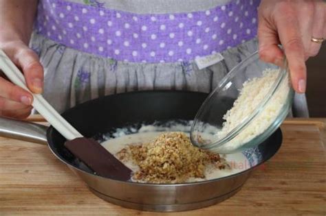 Tagliatelle s ořechovou omáčkou Italská kuchyně