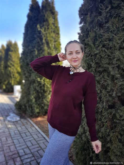 Свитеры: Бордовый свитер женский вязаный простой, удобный, мягкий в ...