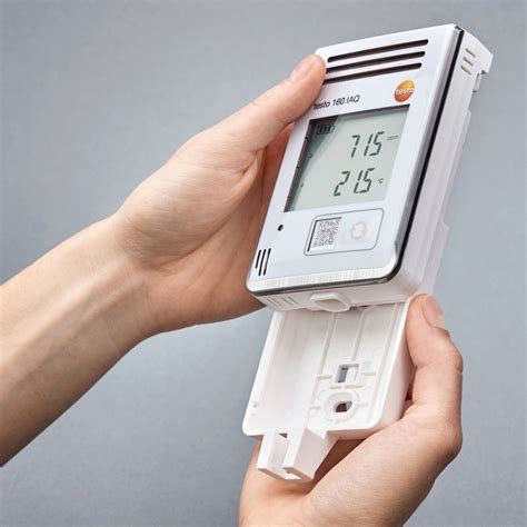 Testo 160 Iaq Wifi Data Logger With Display And Integrated Sensors For Temperature Humidity