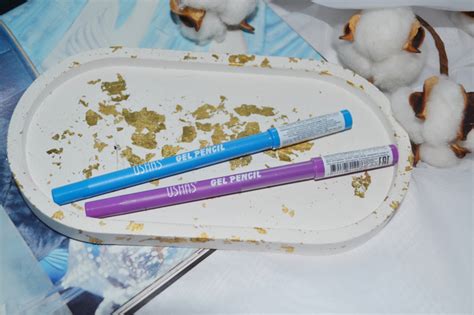 Добавить яркости в макияж: карандаш для глаз Ushas Gel Pencil в ...
