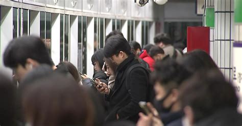 밤사이 강설로 지하철 곳곳 지연출근길 비상