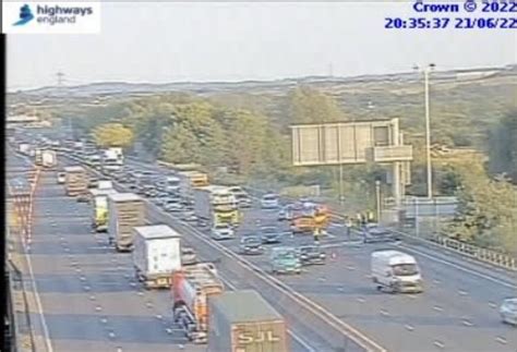 M1 Northbound Traffic Stopped After Vehicle Fire At J24 East Midlands
