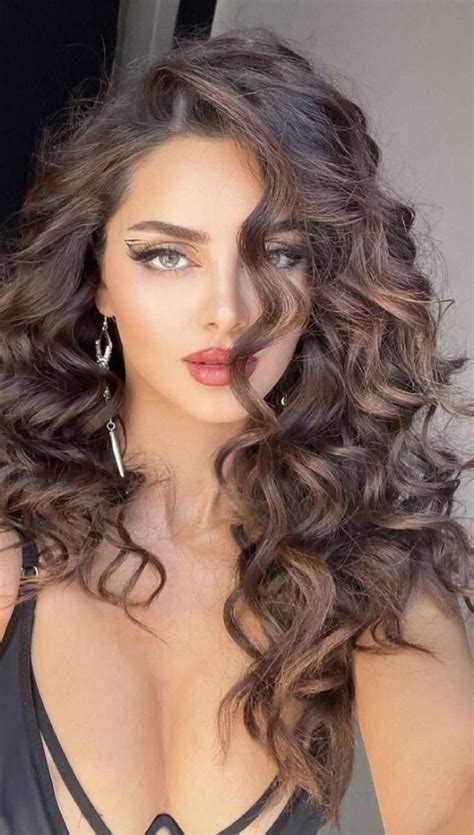 10 Celebrity Inspired Butterfly Haircut For Short Hair Everything You