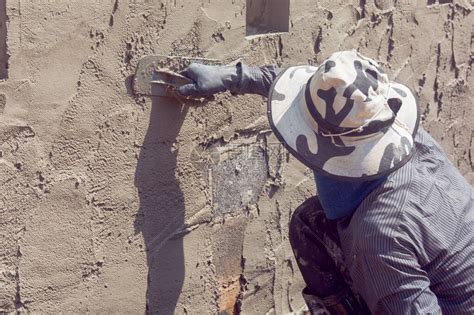 建筑工人使用水泥石膏在建高清图片下载 正版图片506251900 摄图网