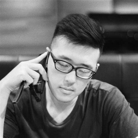 這條路上面晚上很多好吃的哦😂