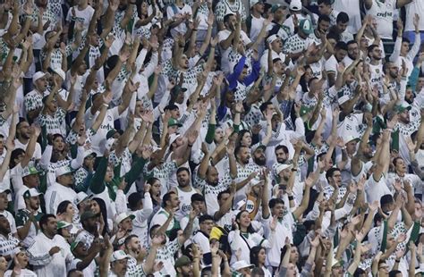 Torcida Do Palmeiras Protesta “vendeu O Scarpa E Comprou Um Avião