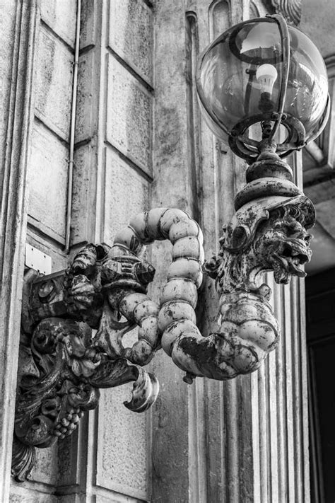 Detalles Arquitectónicos De Roma La Capital Italiana Imagen De Archivo Imagen De Casco Italia