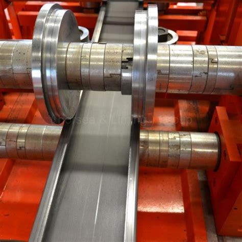 중국 Ce 인증 자동 비행 Z 톱 강철 프로필 롤 기계를 형성 의 고품질 중국 Ce 인증 자동 비행 Z 톱 강철 프로필 롤 기계를 형성