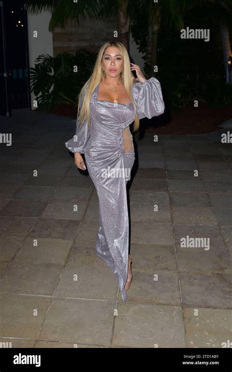 Olga Loera In Der Reality Tv Show Billboards Inc Im Renaissance Hotel