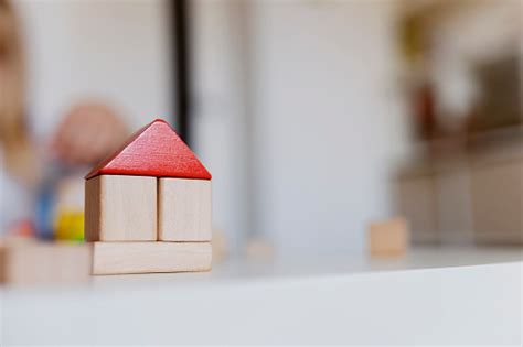 화려한 나무 장난감 빌딩 블록재생 어린이 소녀 블럭에 대한 스톡 사진 및 기타 이미지 블럭 실패 쌓기 Istock