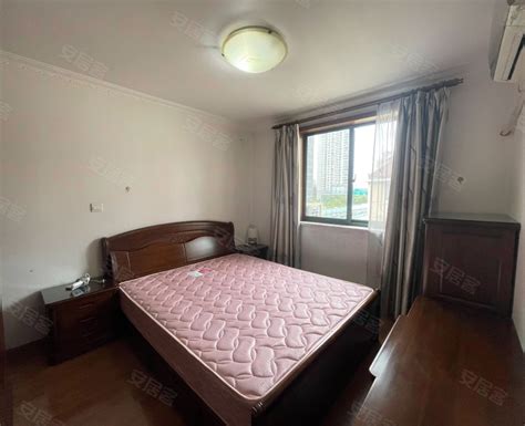 近10号线宋园路地铁，两房朝南，送精装全配，满五年，预约看房，虹一小区二手房，337万，2室1厅，1卫，4395平米 上海安居客