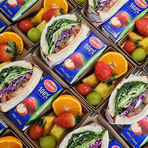 피크닉데이 진주picnicday 🩷단체주문 감사합니다🩷 더블햄치즈에그 샌드위치 신선한 과일 보틀 아메리카노 아이스티 세트 포장해서 배달완료했습니다 🚗