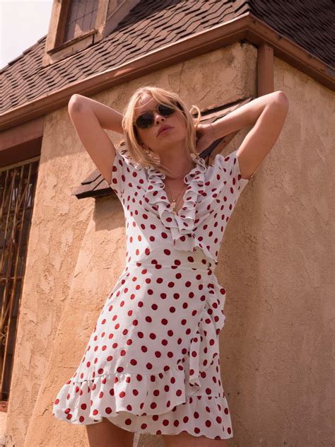 How To Wear Polka Dots 16 Outfit Ideas Stylecaster