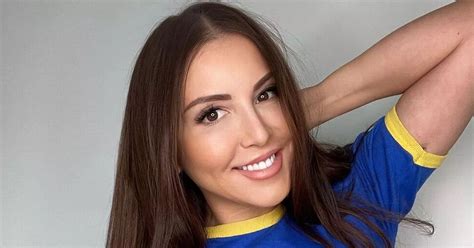 Model Who Hasnt Had Sex In Three Years Says Finding A Man Is Top Of