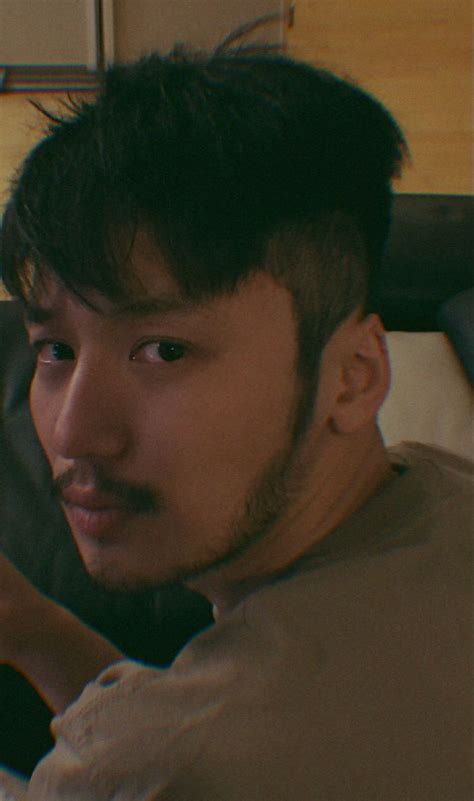빠른 저장에 있는 Hyung Min Park님의 핀 2024 배우 수염 남성 스타일