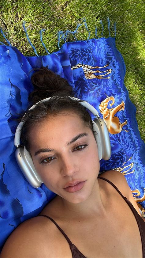 Selfie In The Grass Ig Story May 2023 Risabelamercedlove