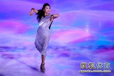 图文：花滑世锦赛开幕 陈露在表演 搜狐体育