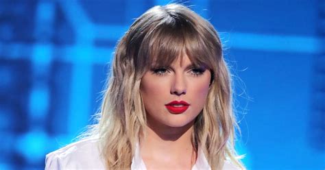 Amas 2019 Taylor Swift Performs Medley Of Her Biggest Hits