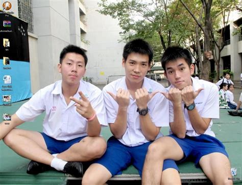 มาดูรอยยิ้มนักเรียนชายวัยมัธยม Dek