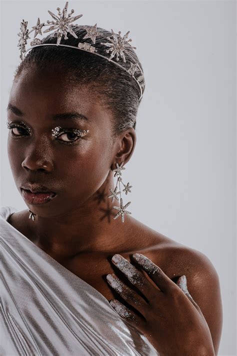 Coroa Estrelas Strass Azulay Acessórios off na sua primeira compra Peças com bossa