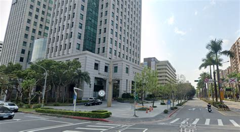 記點新制民怨爆炸！1031百輛計程車包圍交通部、遊覽車代表按鈴申告