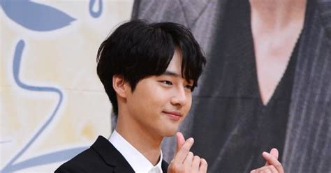 [포토] 양세종 앙증맞은 손가락 하트