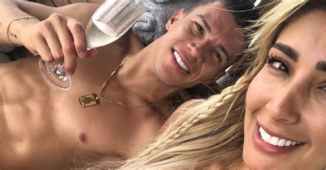 Prometida De Matheus Uribe Desborda Sensualidad Para Publicitar Su