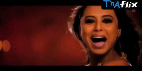 Rani Pari Breasts Scene In Adhuri Aas