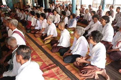 ឯកឧត្តម អ៊ុន ចាន់ ដា អភិបាលខេត្ត កំពង់ចាម ព្រមទាំង មន្ដ្រីរាជការ