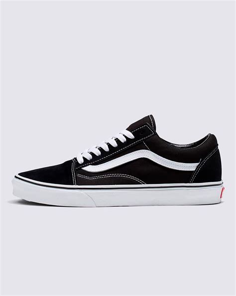 Los Tenis Clásicos Que Pasan Del 2023 Al 2024 De Acuerdo Al Street Style Vogue México