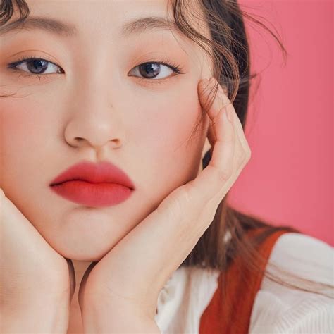 Makeup에 있는 Royie님의 핀 얼굴 사진 매트 립스틱 얼굴