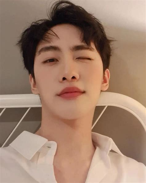 Pin På ♡ Mark Siwat