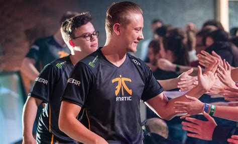 Eu Lcs H2k And Fnatic Remain Top Of Their Groups Gosugamers