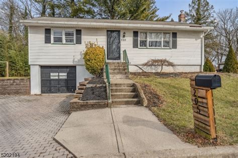 205 Brakeley Ave Lopatcong Township Nj 08865 Mls 3827594 Coldwell
