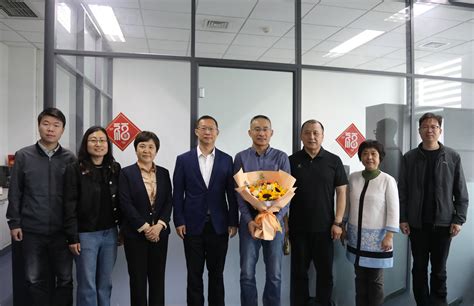 副校长沈浩鹏看望慰问王文洪教授